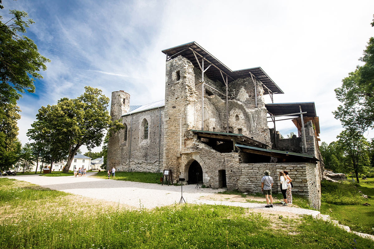 Padisen luostari on päiväreissun paikka – pohjoisvirolaisessa ...